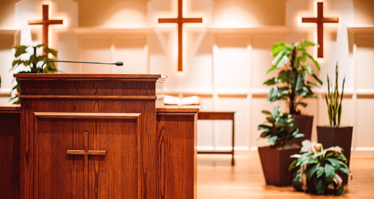 Choosing a Funeral Officiant: Roles and Responsibilities – Celebrate ...